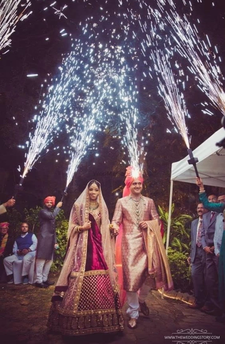 Pyro Party Sparkle Gun With 12 Cold Fire Refills (25sec)